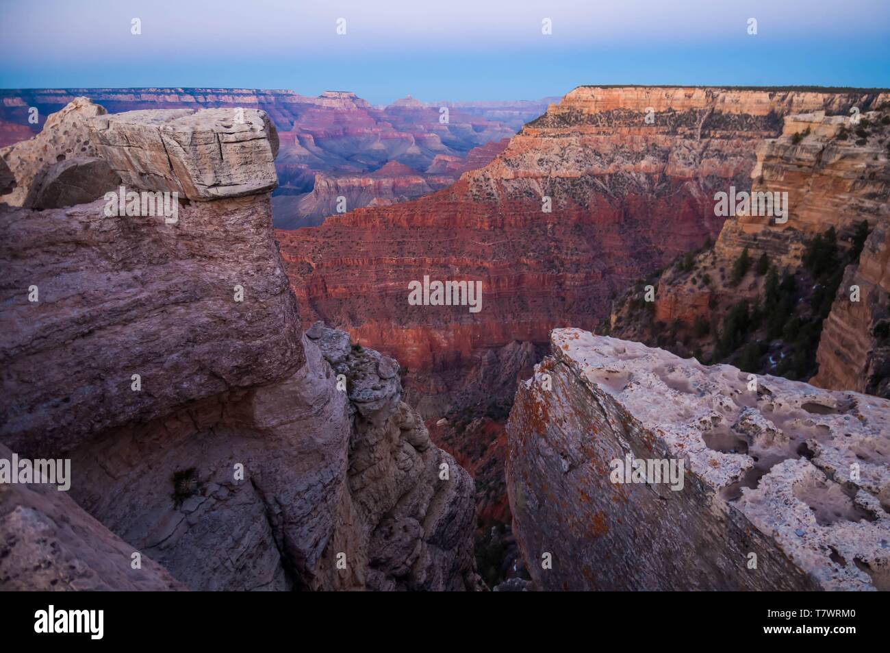 Grand canyon national park sunset people hi-res stock photography and ...