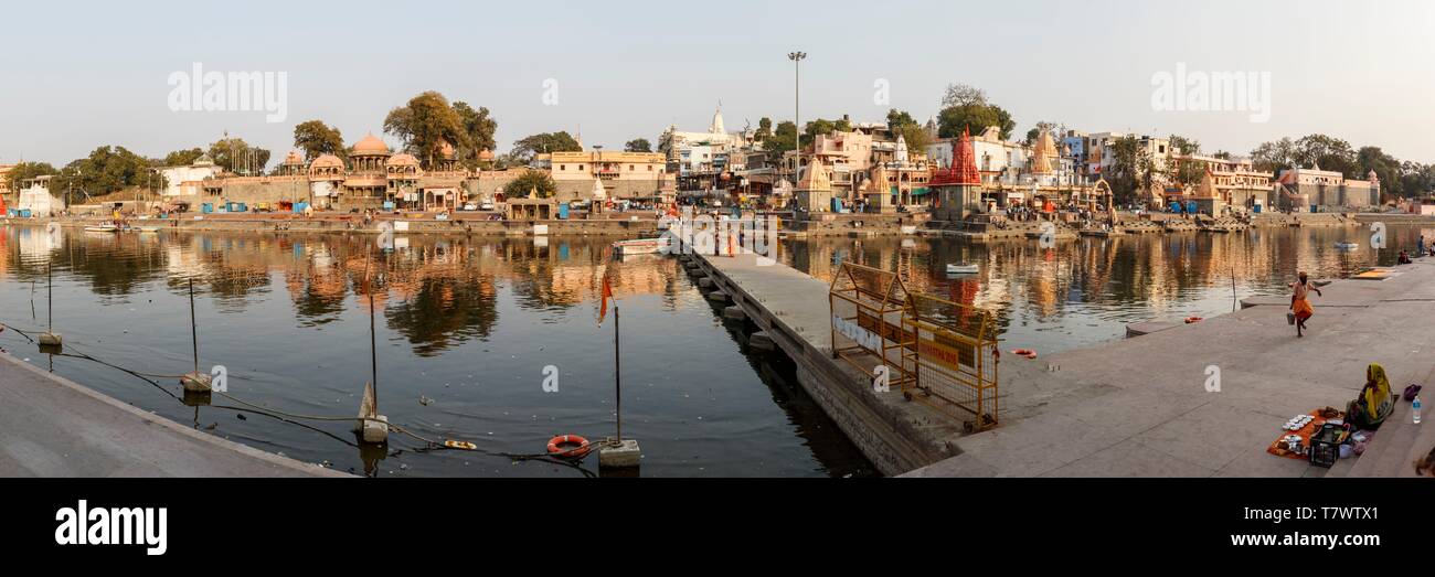 India, Madhya Pradesh, Ujjain, Ram ghats on Shipra river Stock Photo ...