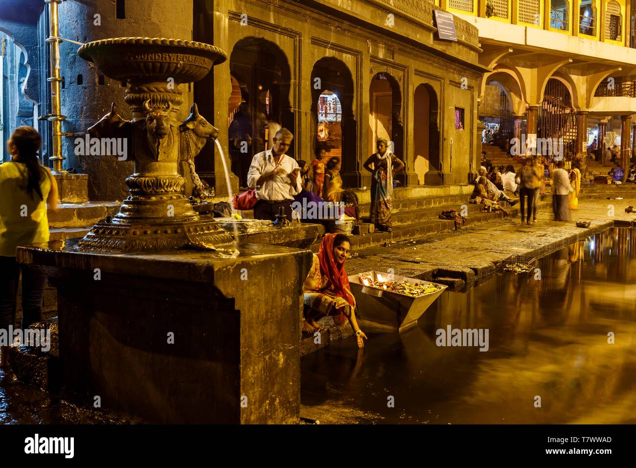 Ghats At Night Stock Photos & Ghats At Night Stock Images - Alamy
