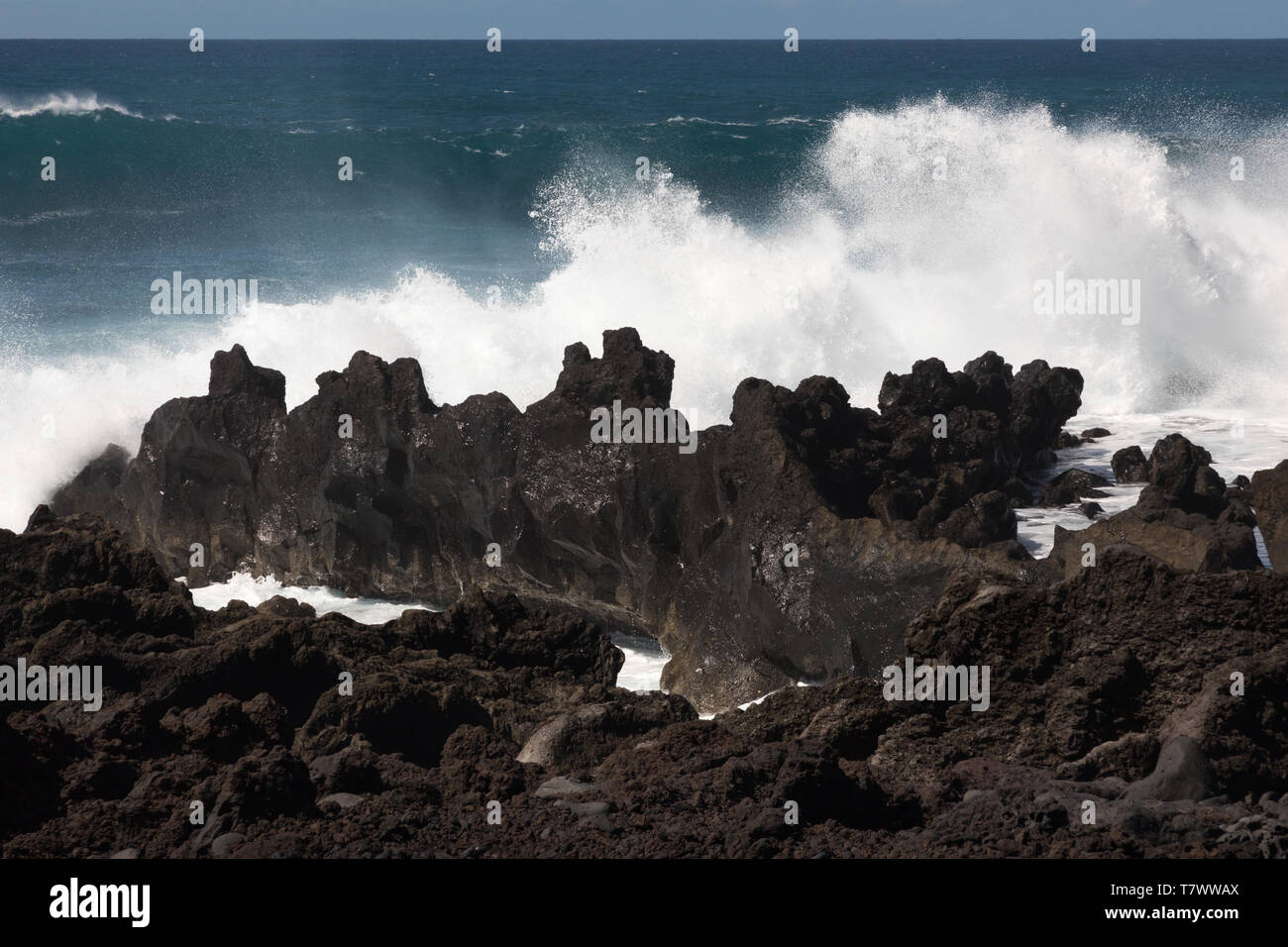 Cliffy coastal scenery hi-res stock photography and images - Alamy