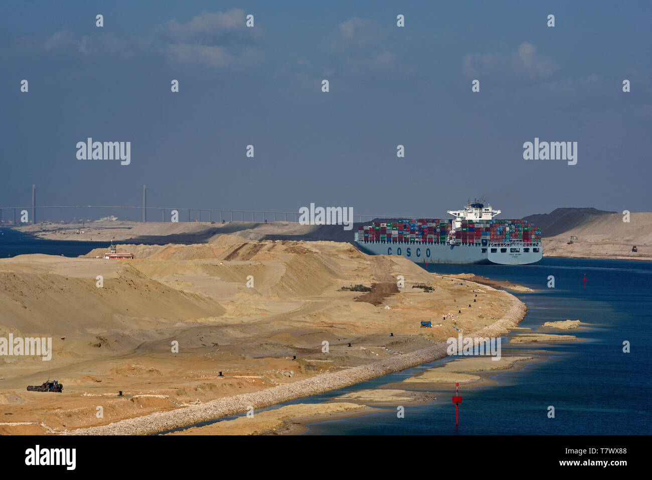 Suez canal hi-res stock photography and images - Alamy