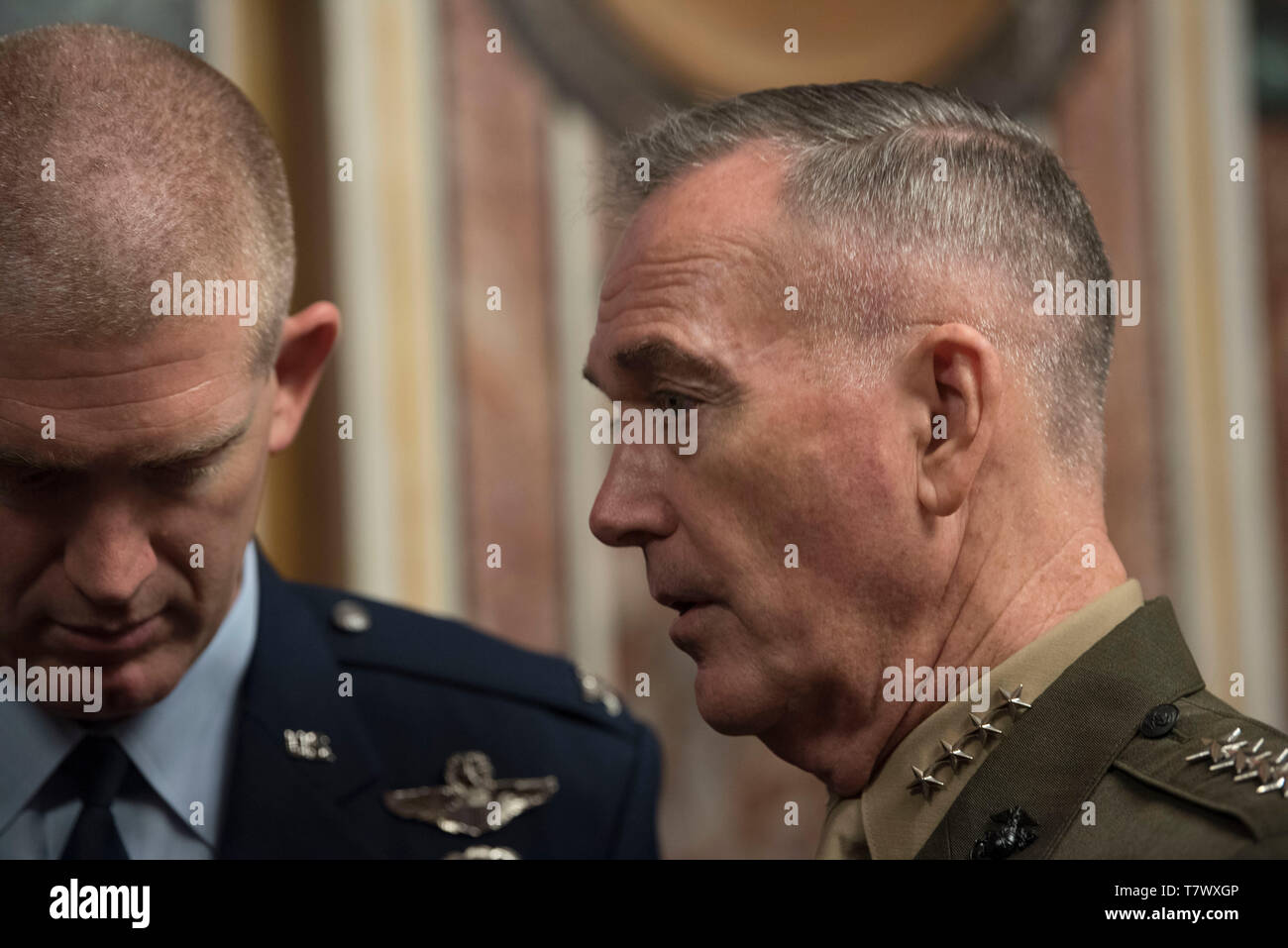Gen joseph f dunford hi-res stock photography and images - Alamy
