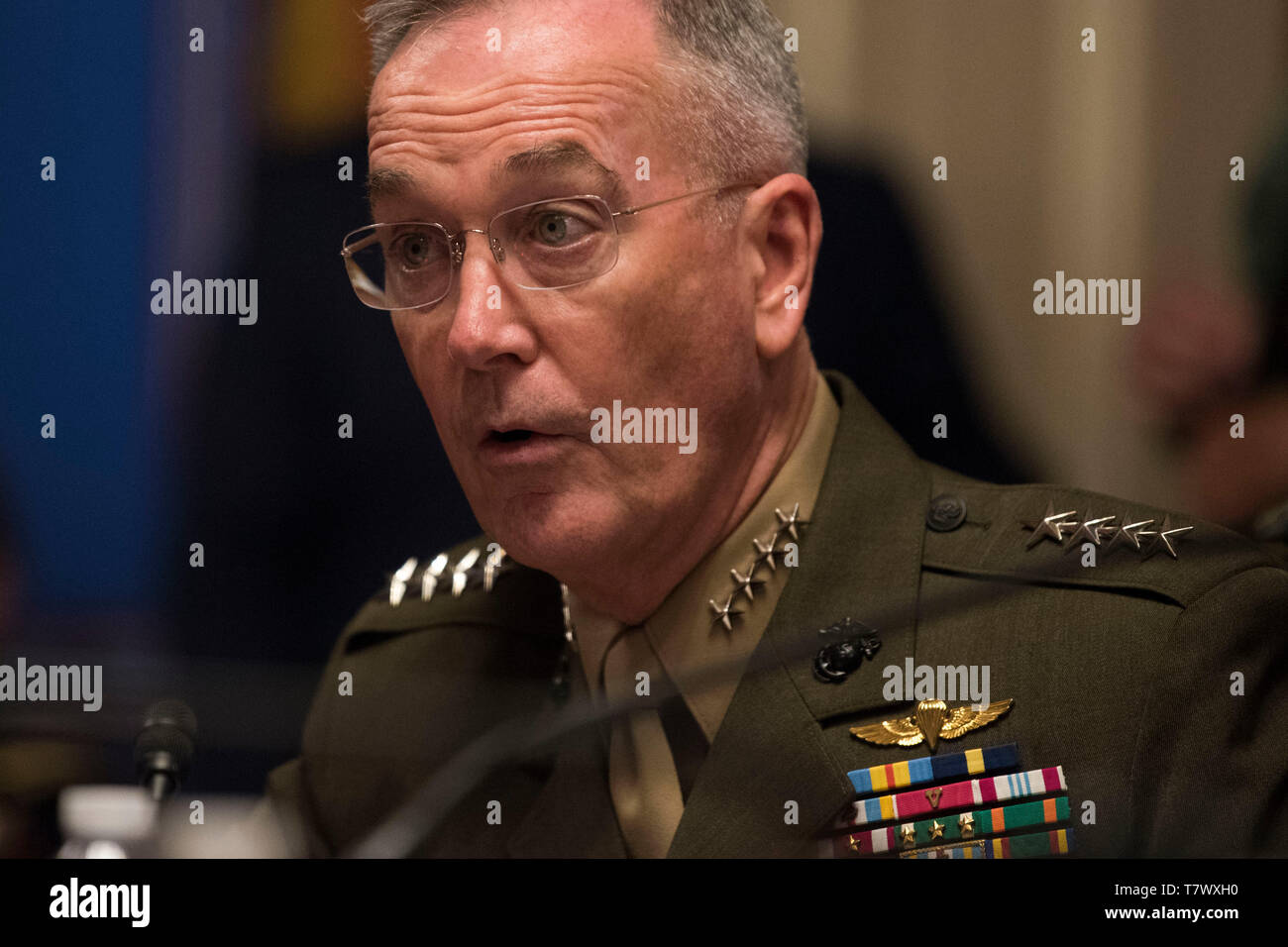Gen joseph f dunford hi-res stock photography and images - Alamy