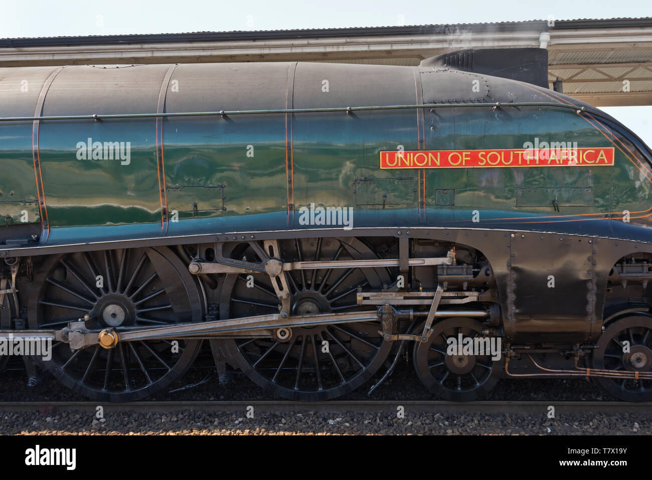 Steam locomotive 60009 "Union of South Africa" pulling the Torbay ...
