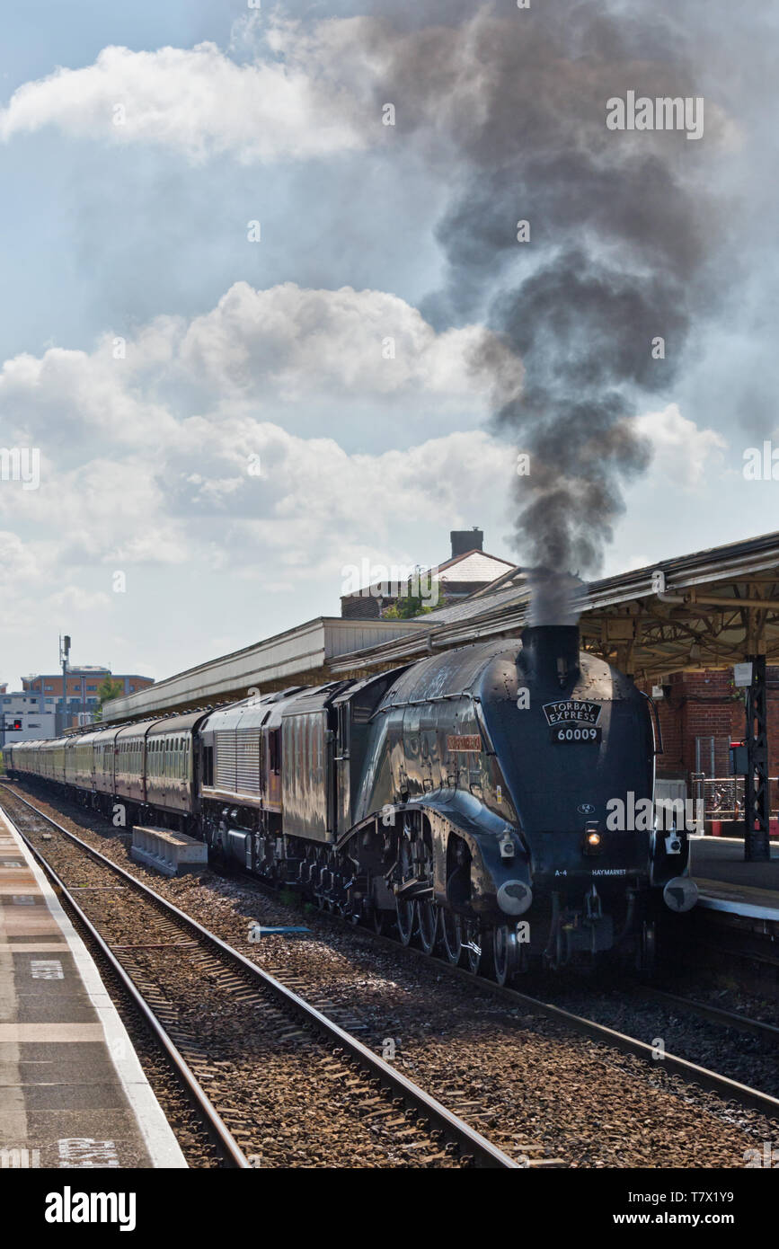 Steam locomotive 60009 "Union of South Africa" pulling the Torbay ...