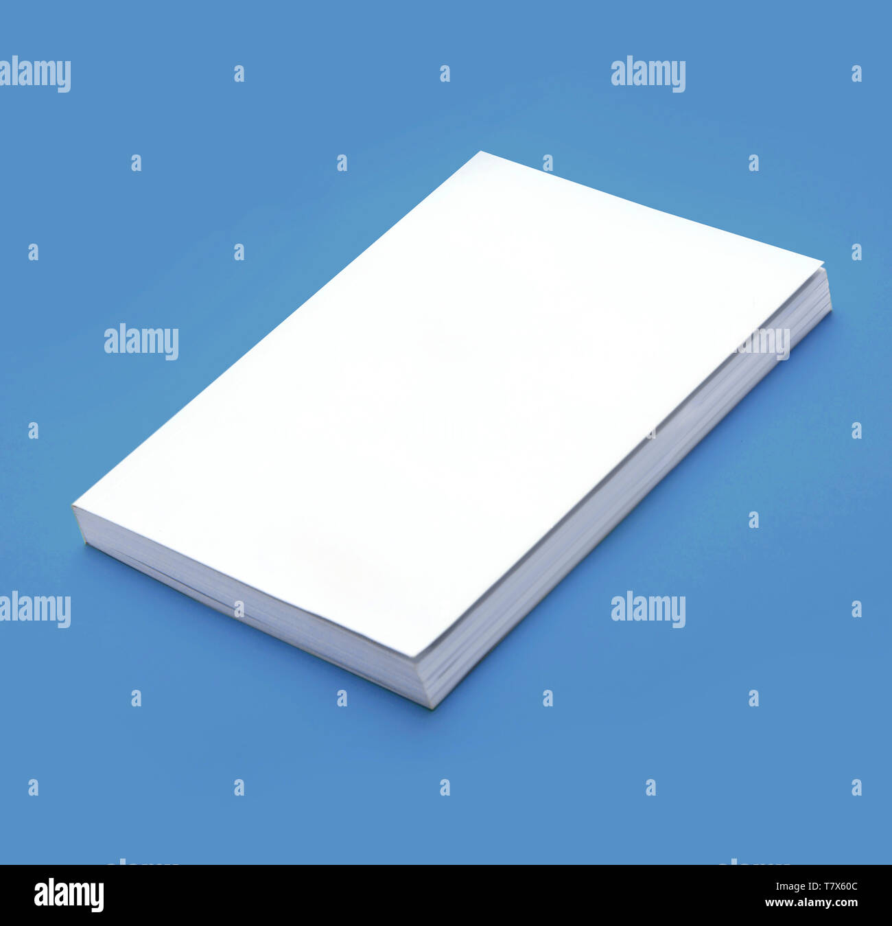 An empty blank book hi-res stock photography and images - Alamy