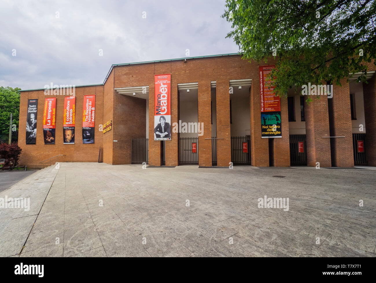 Piccolo teatro grassi milan hi-res stock photography and images - Alamy