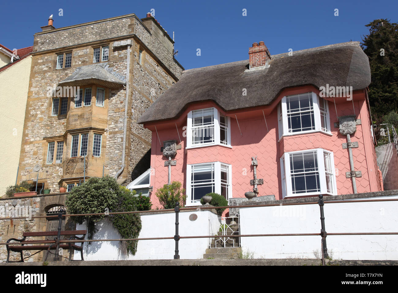 Harbour buildings in lyme regis hi-res stock photography and images - Alamy