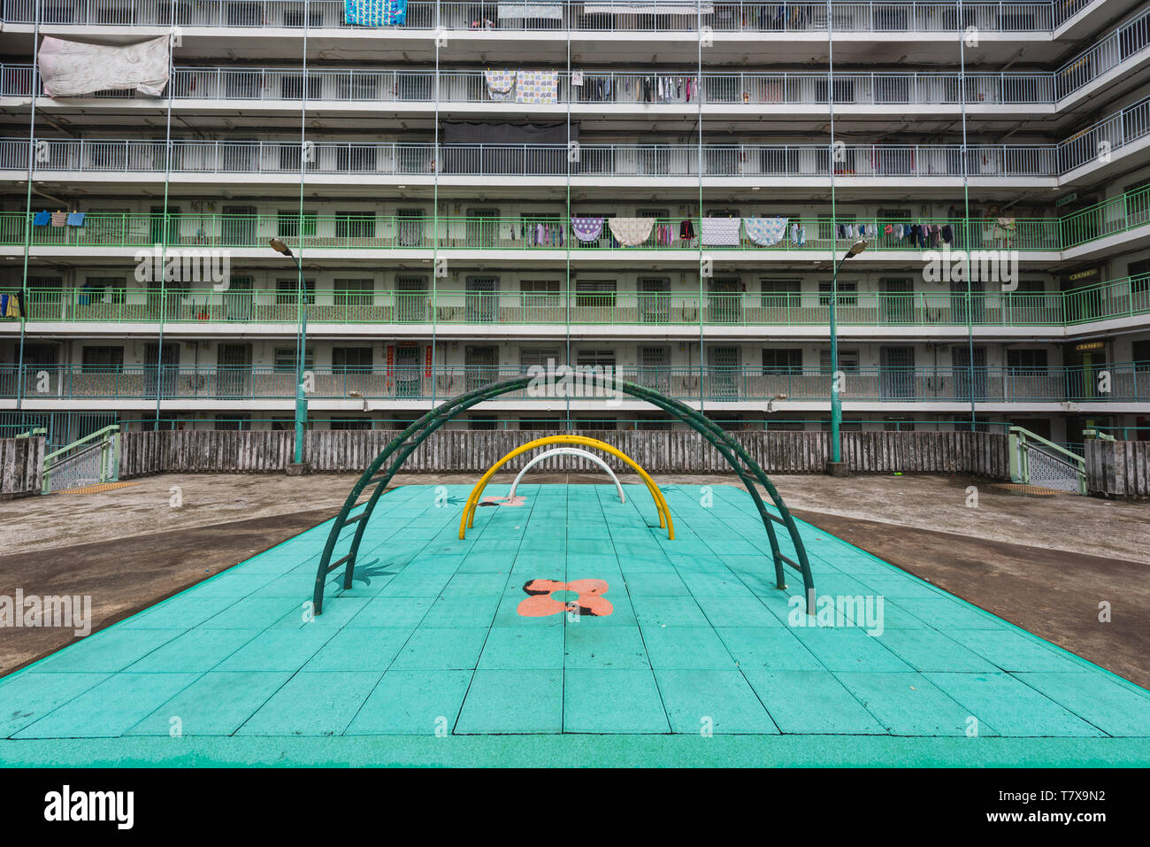 Public housing complex hi-res stock photography and images - Alamy