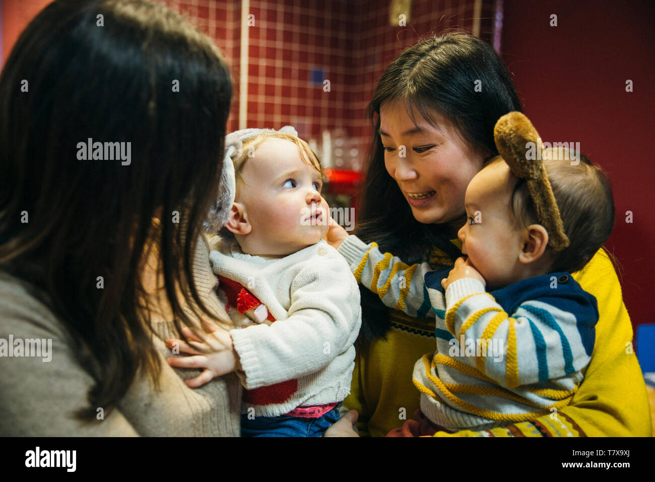 Babies group diversity hi-res stock photography and images - Alamy