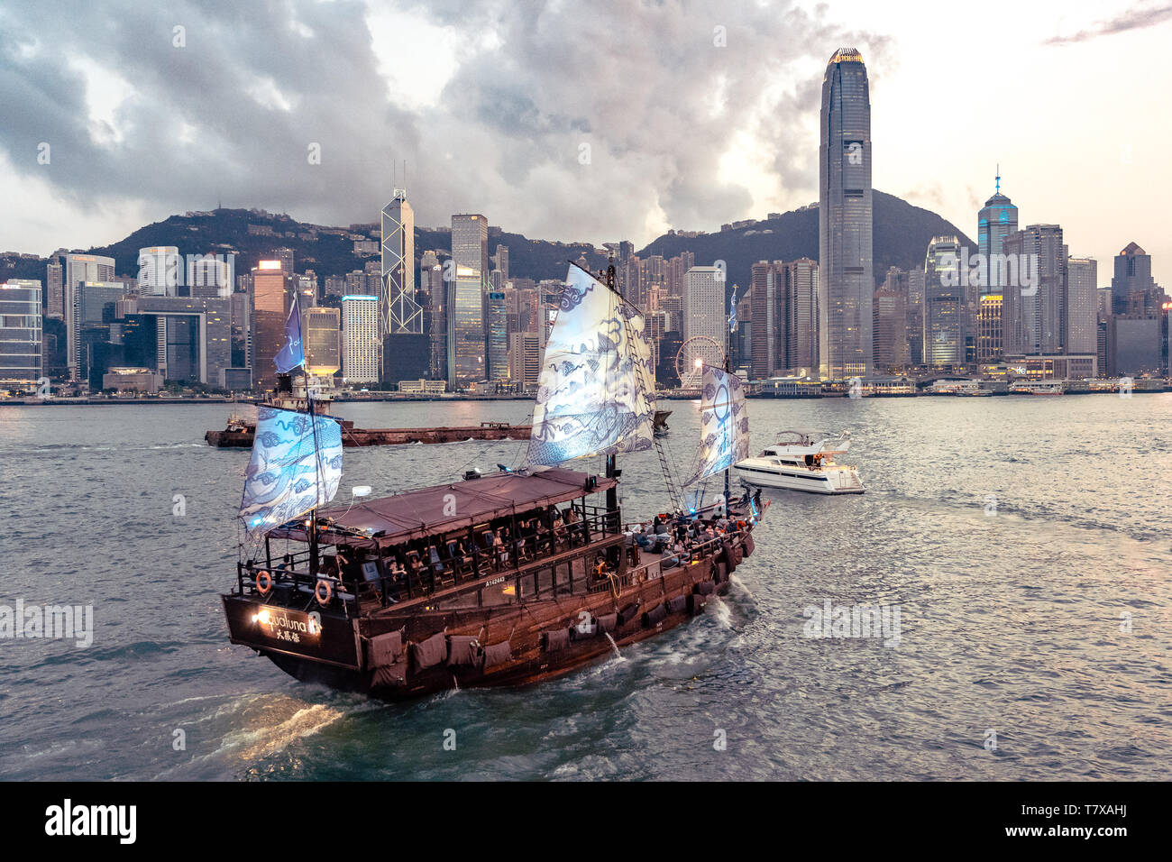 Scenic city view hong kong wheel hi-res stock photography and images - Alamy