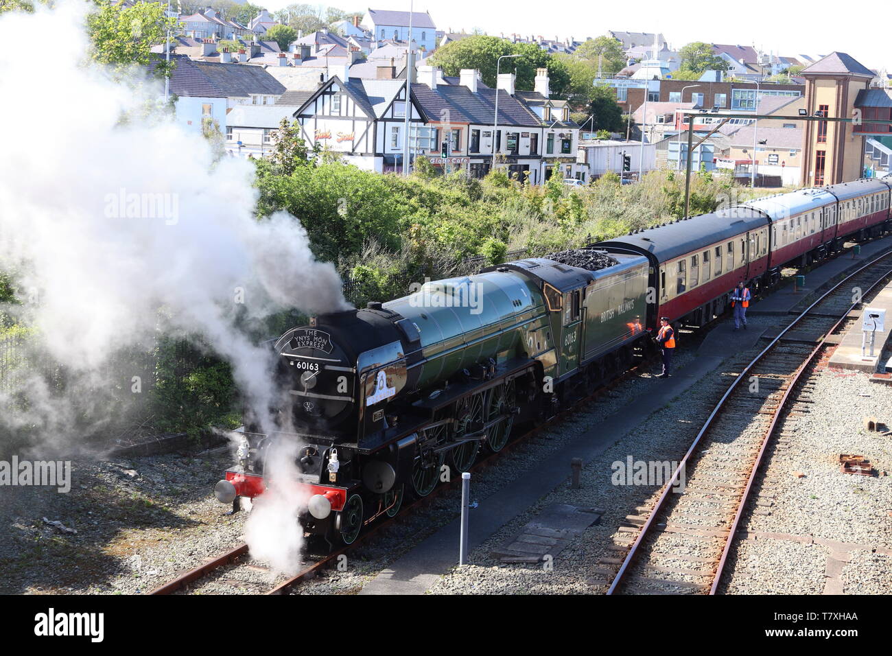 The 60163 Tornado steam locomotive hauling the Ynys mon express from ...