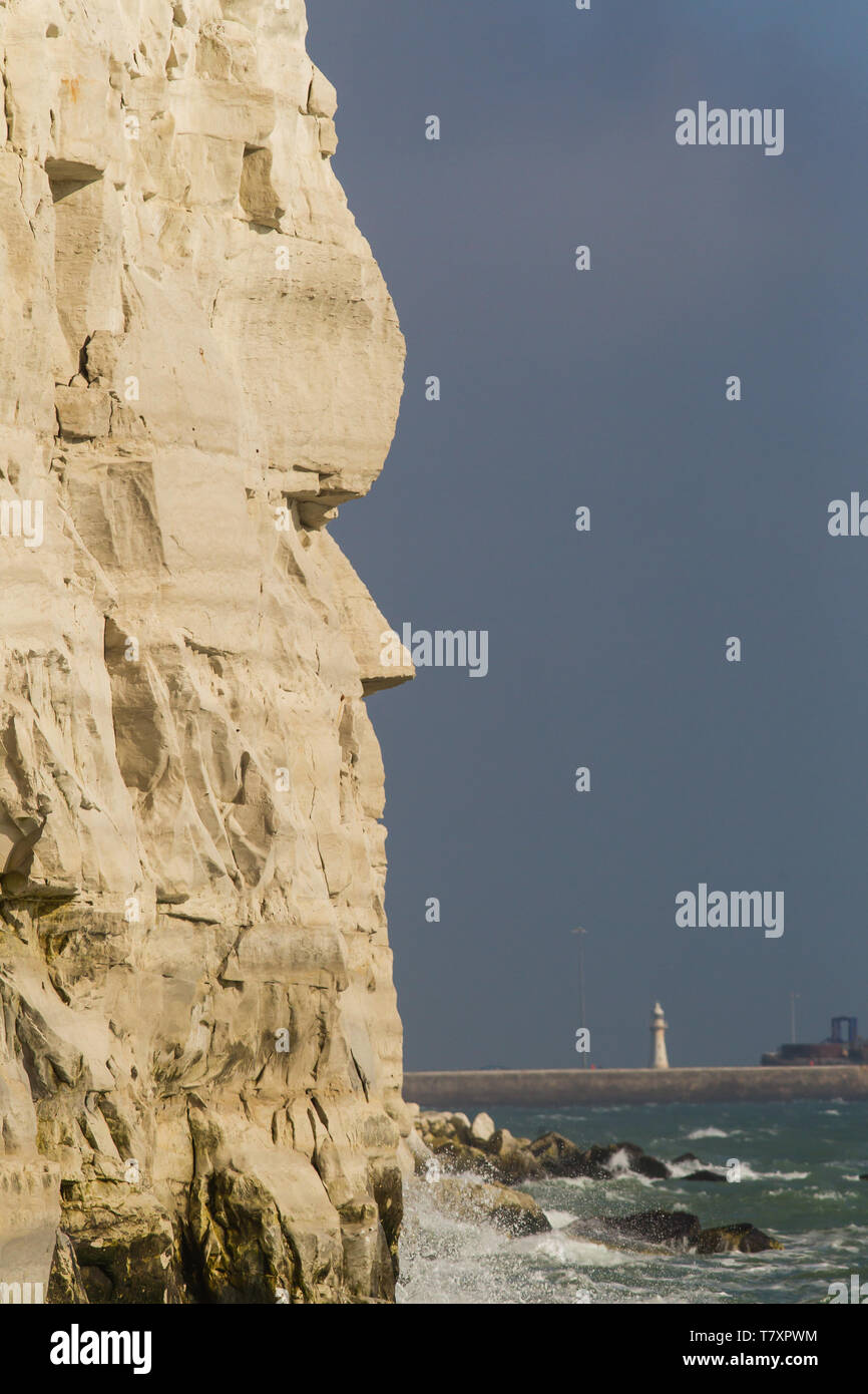 Dover admiralty pier hi-res stock photography and images - Alamy