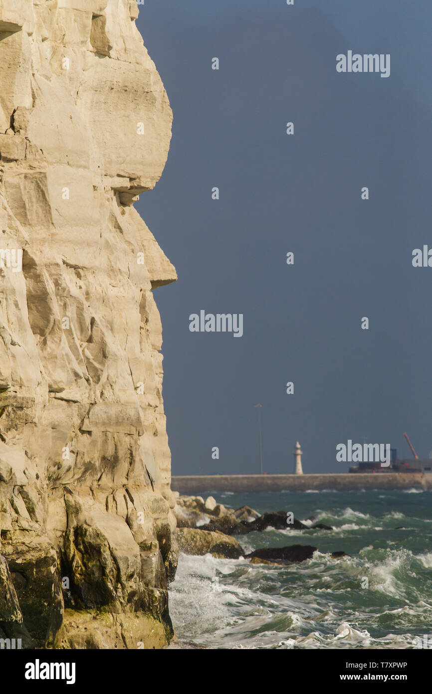 English cliff face hi-res stock photography and images - Alamy