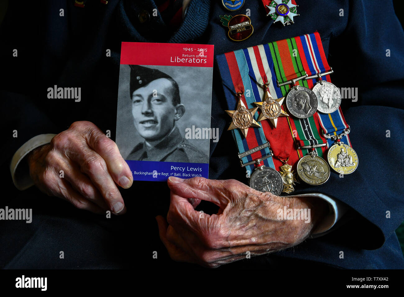 Veteran percy lewis hi-res stock photography and images - Alamy