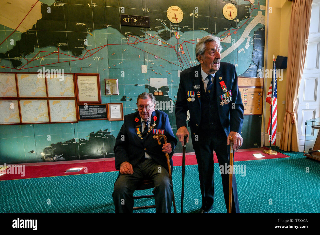 D day map room hi-res stock photography and images - Alamy