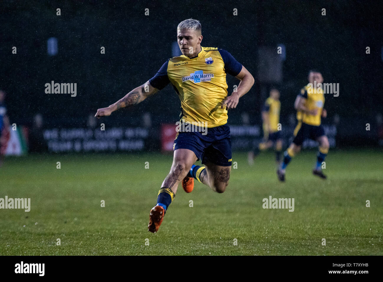 Division one football hi-res stock photography and images - Alamy