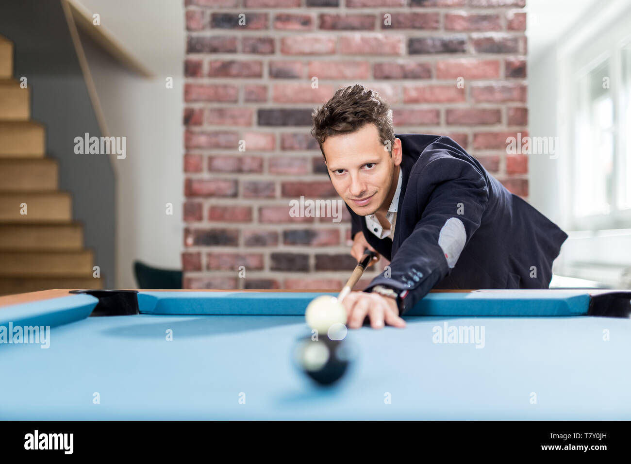 Professional billiards player hi-res stock photography and images - Alamy