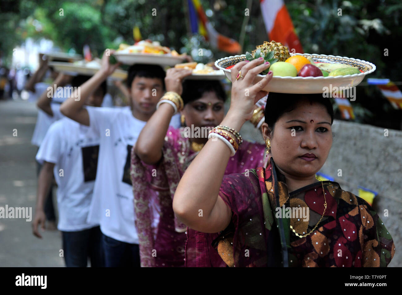 Bangladesh 9 March, 2019. The prayers praying at Dhormorazik Buddha ...