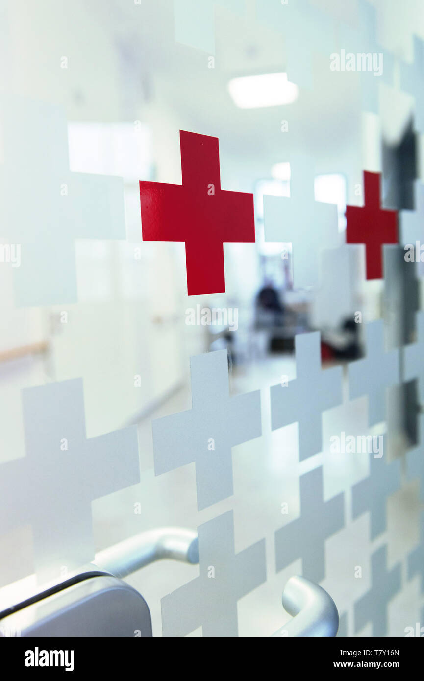 Red cross on door hi-res stock photography and images - Alamy