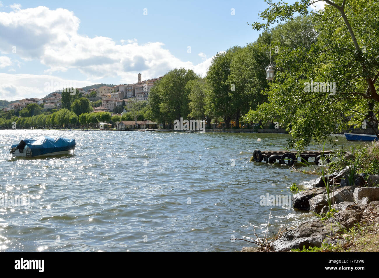 Lakeside anchorage hi-res stock photography and images - Alamy