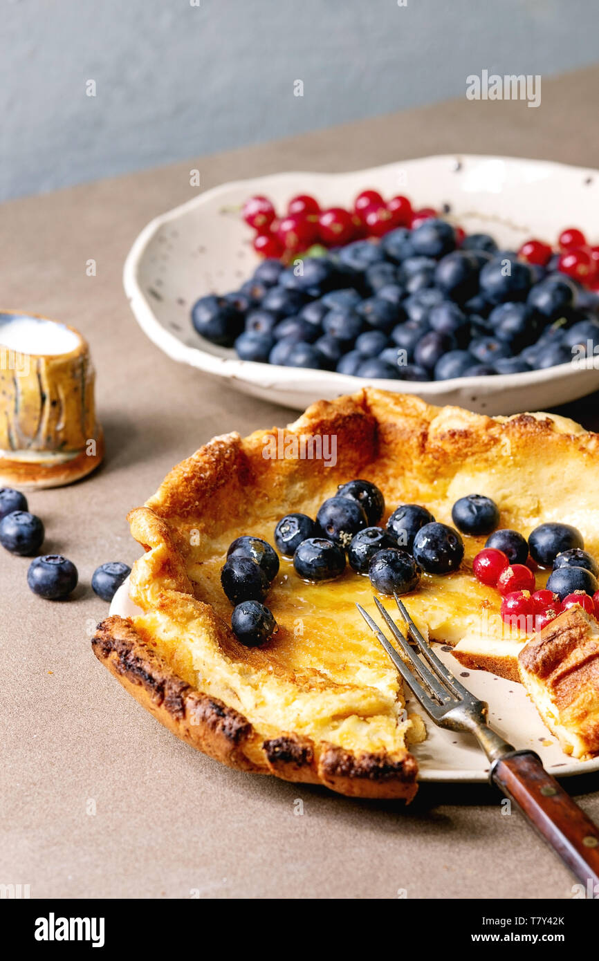 Dutch baby cake hi-res stock photography and images - Alamy