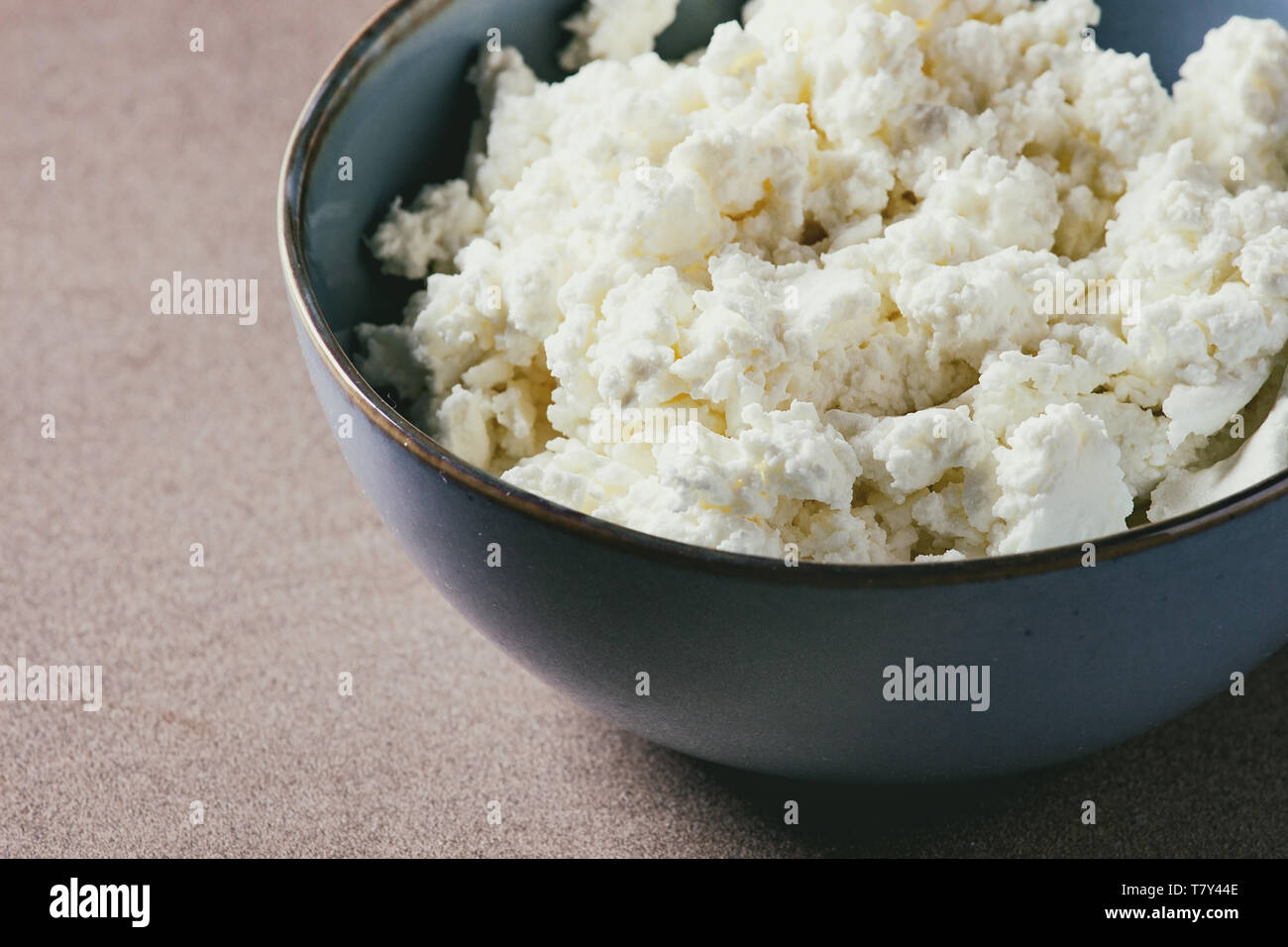 Bowl of cottage cheese Stock Photo - Alamy