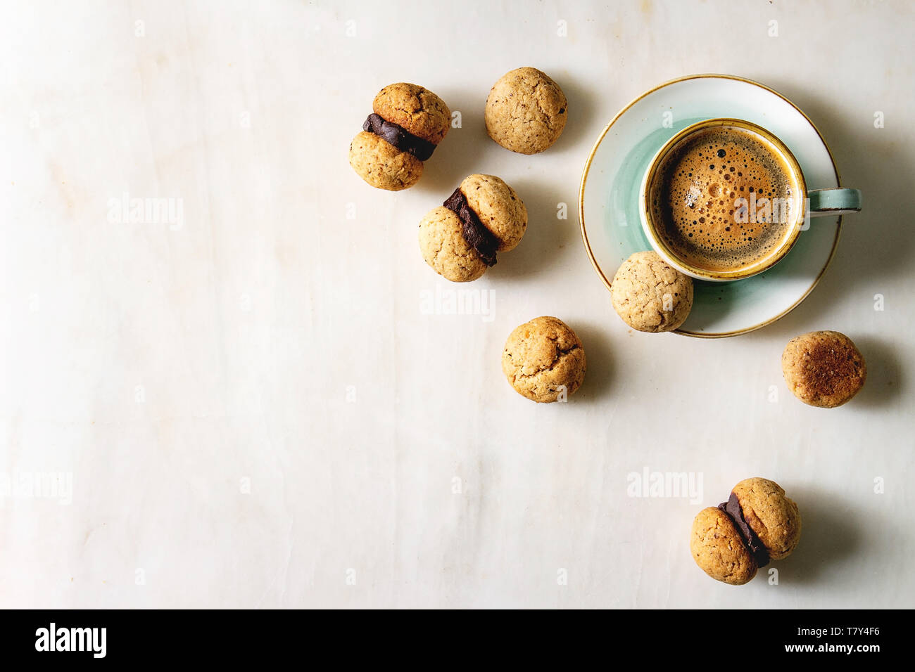Food baci di dama hi-res stock photography and images - Alamy