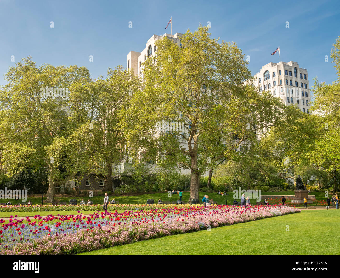 Victoria embankment gardens hi-res stock photography and images - Alamy