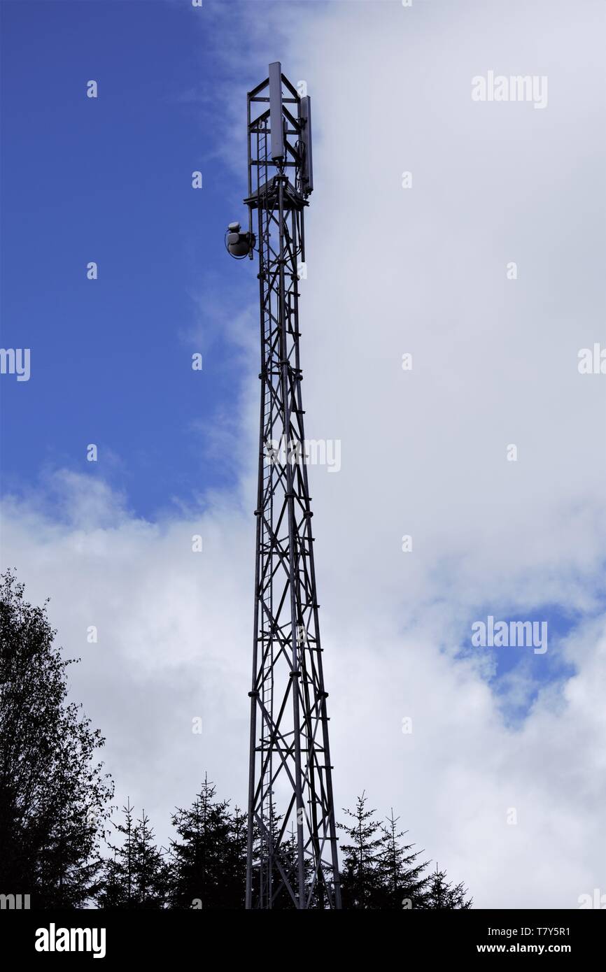 Steel mast modern structure hi-res stock photography and images - Alamy