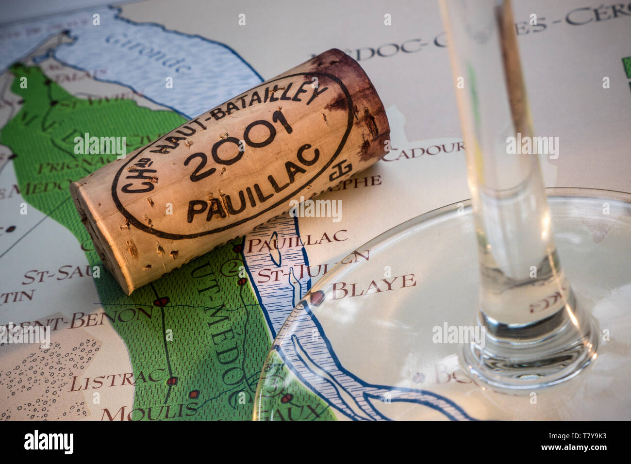 Historic bordeaux wine areas map hi-res stock photography and images ...