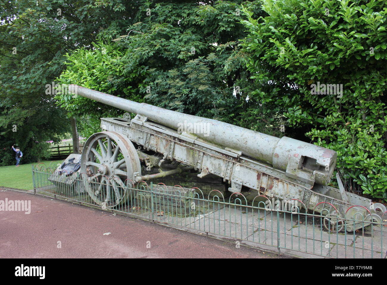 Wooden gun crane hi-res stock photography and images - Alamy