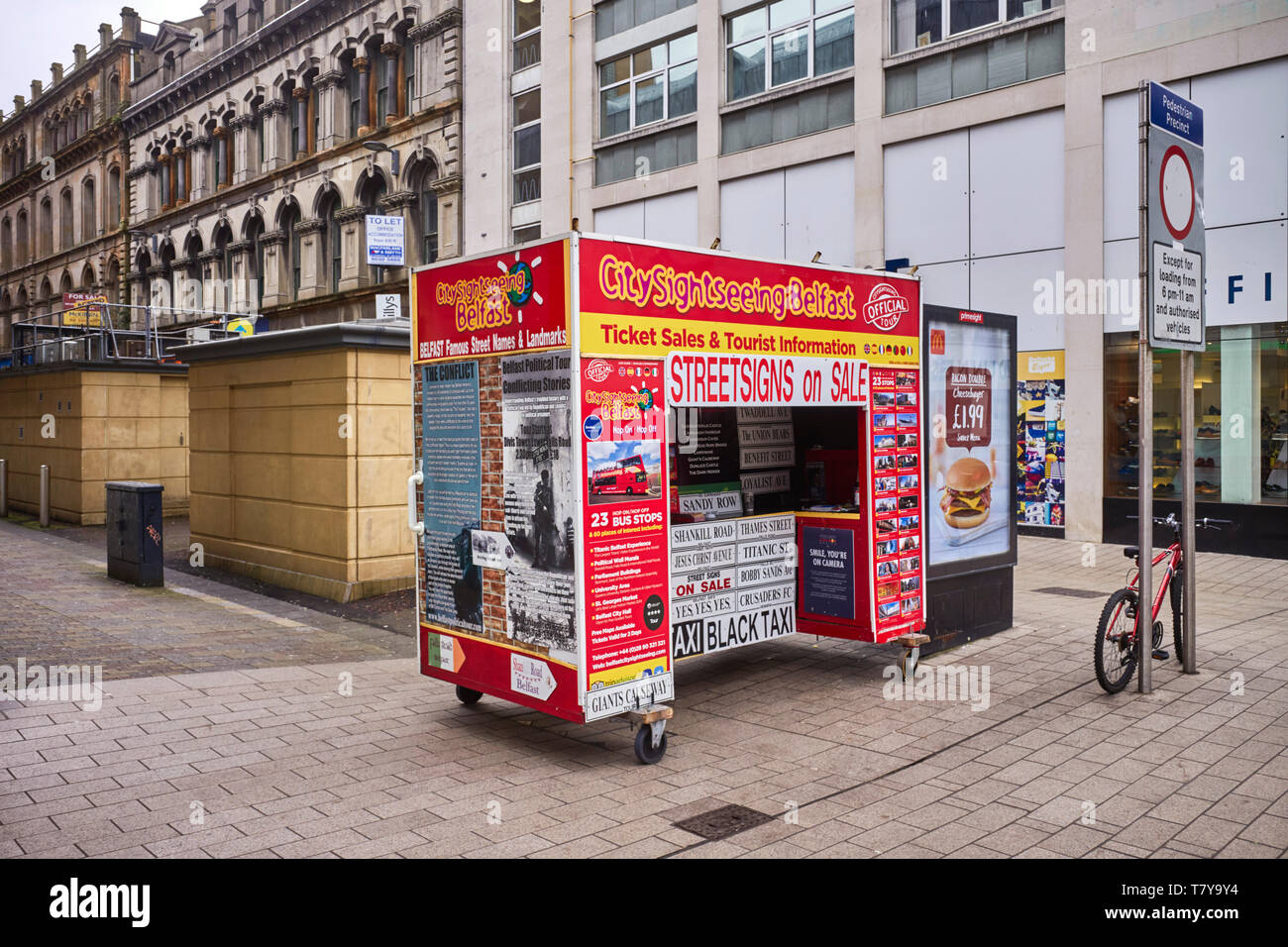 Bus tour ticket office hi-res stock photography and images - Alamy