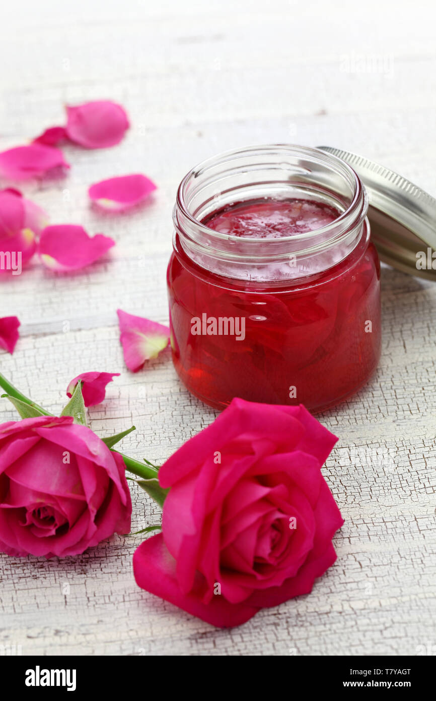 Rose petals jam background hi-res stock photography and images - Alamy