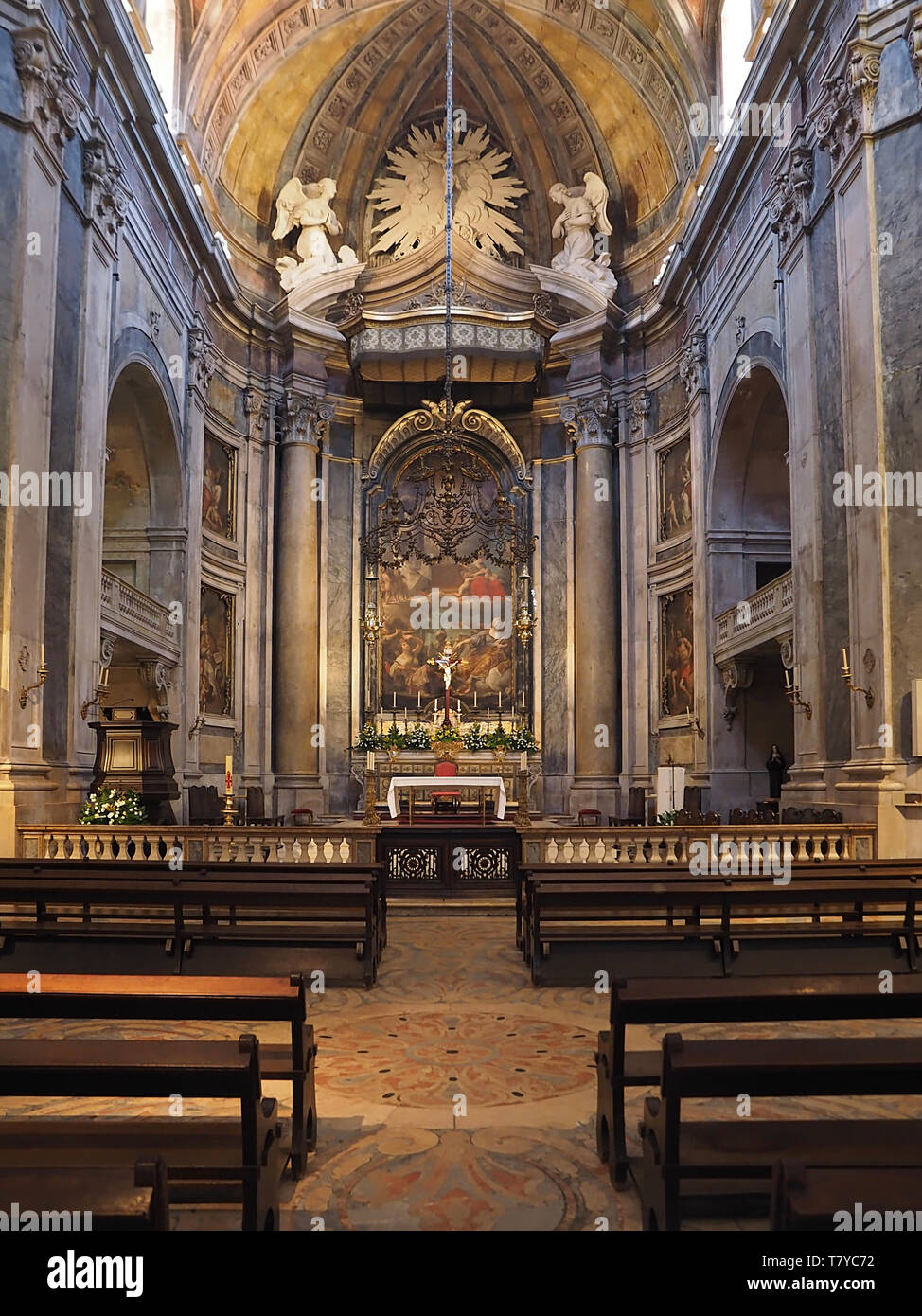 Inside the lisbon cathedral hi-res stock photography and images - Alamy