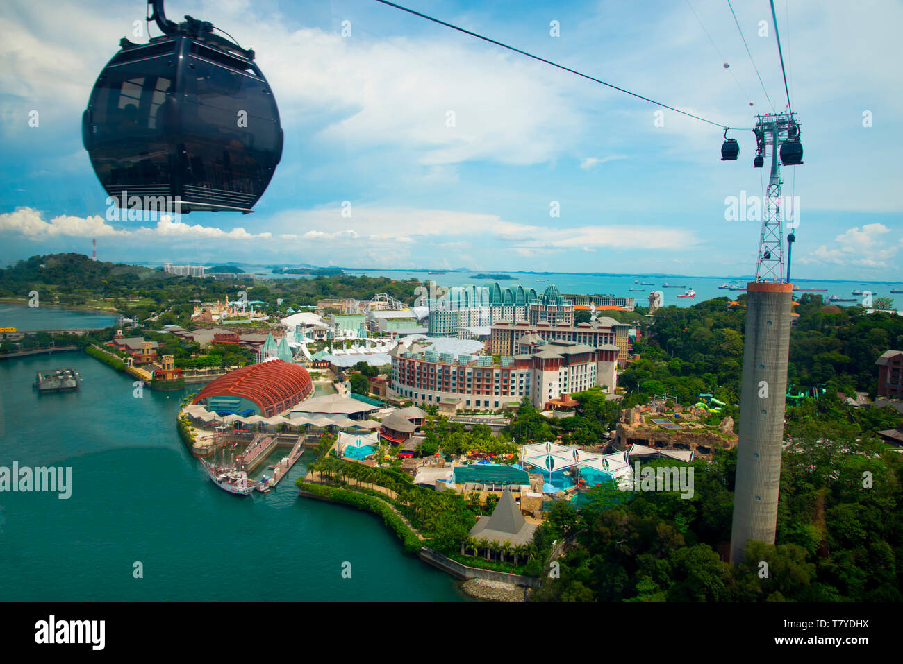 Cable Cars in Sentosa - Singapore Stock Photo - Alamy