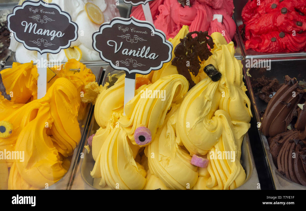 Ice cream display cabinet hi-res stock photography and images - Alamy