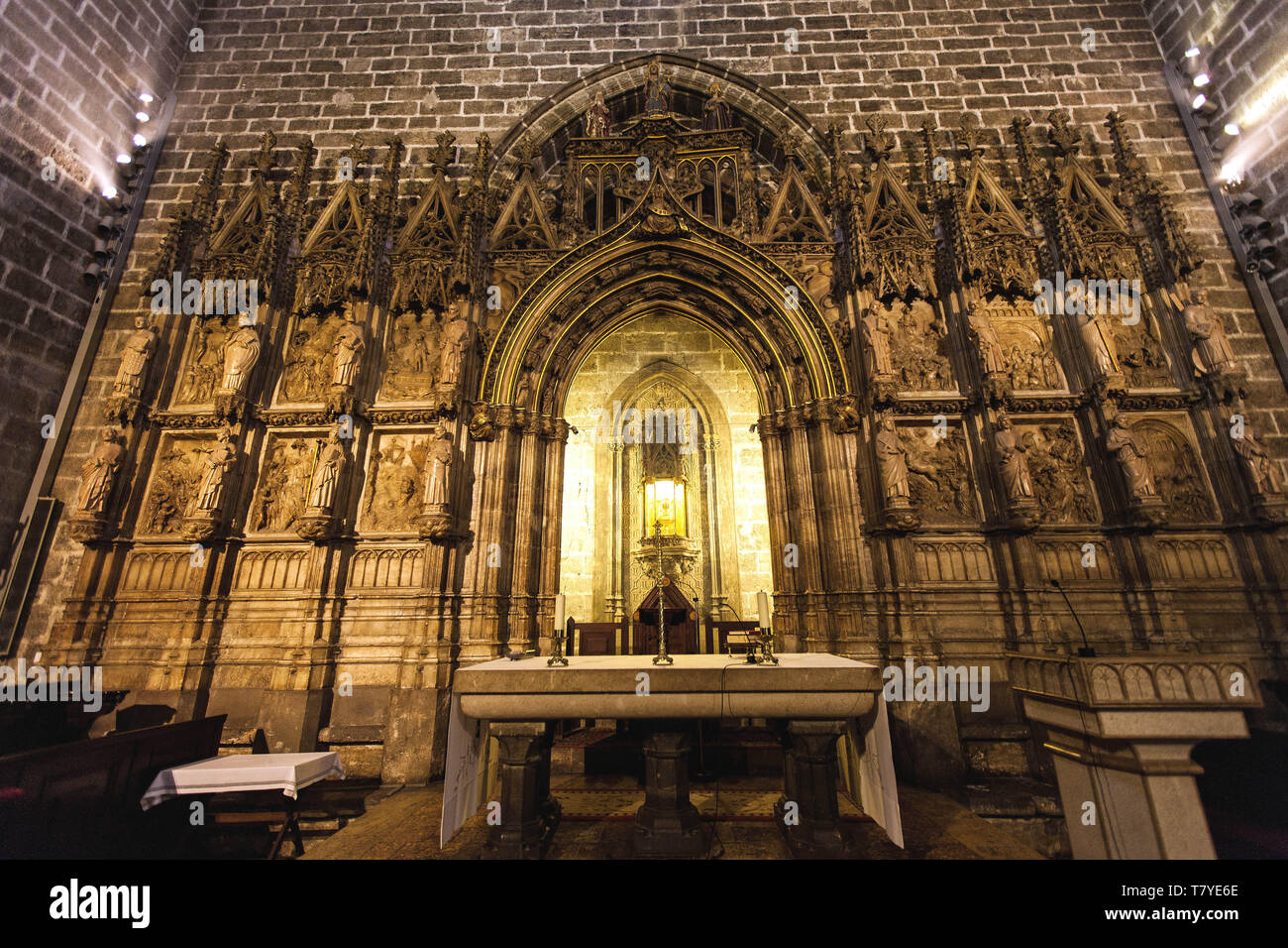 Valencia cathedral chalice hi-res stock photography and images - Alamy