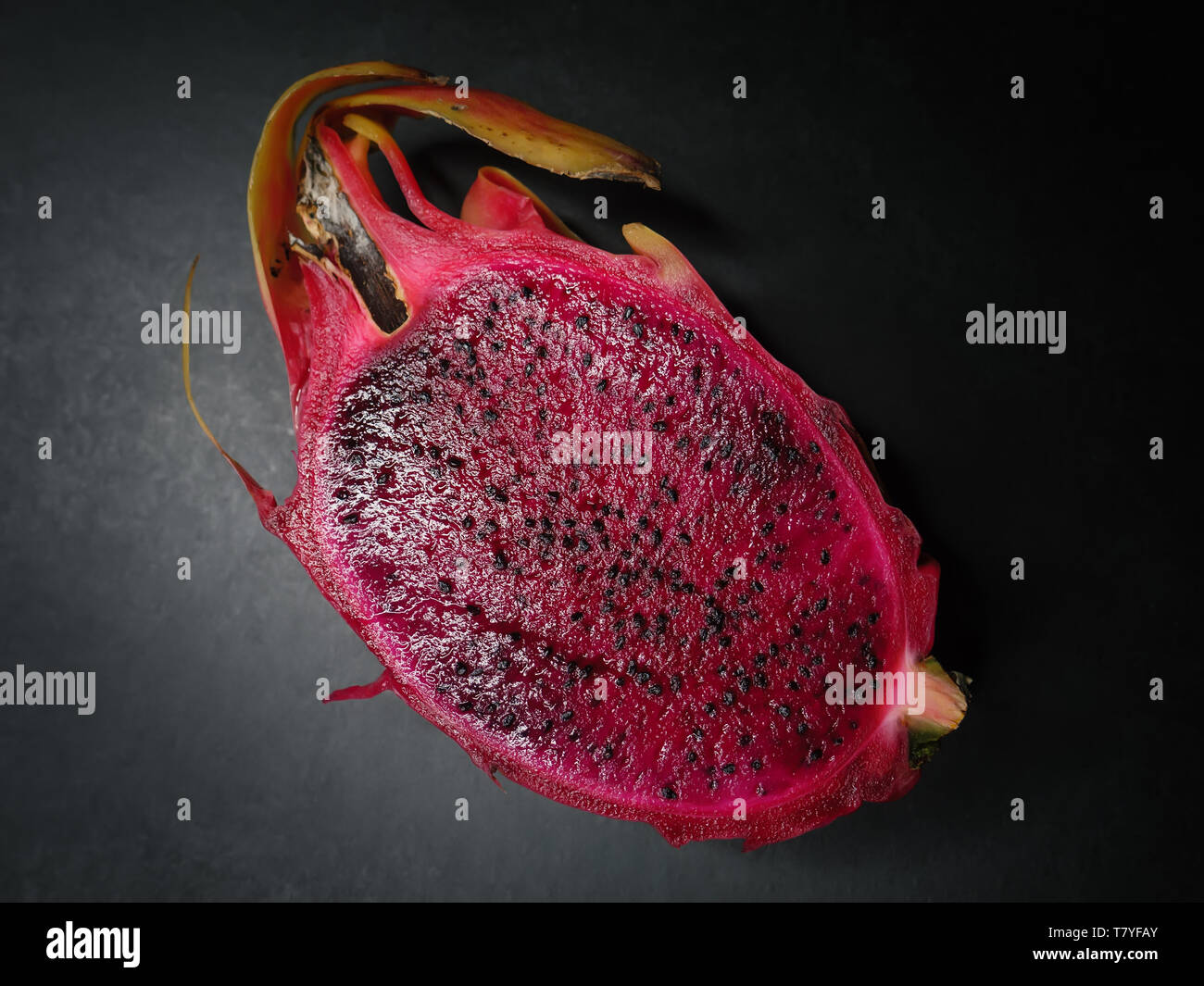 Dark pink fruit hi-res stock photography and images - Alamy
