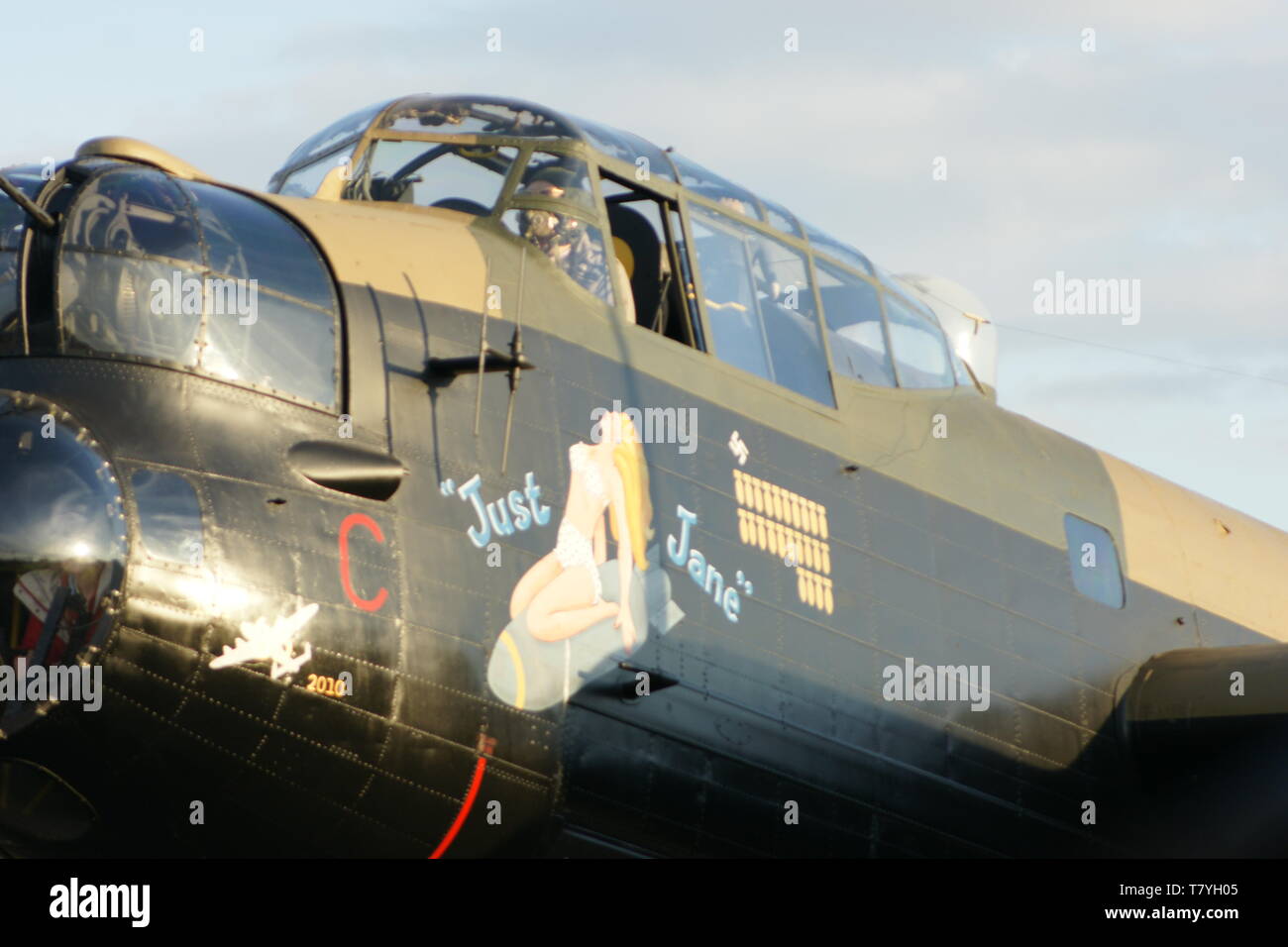 Load bomb lancaster hi-res stock photography and images - Alamy