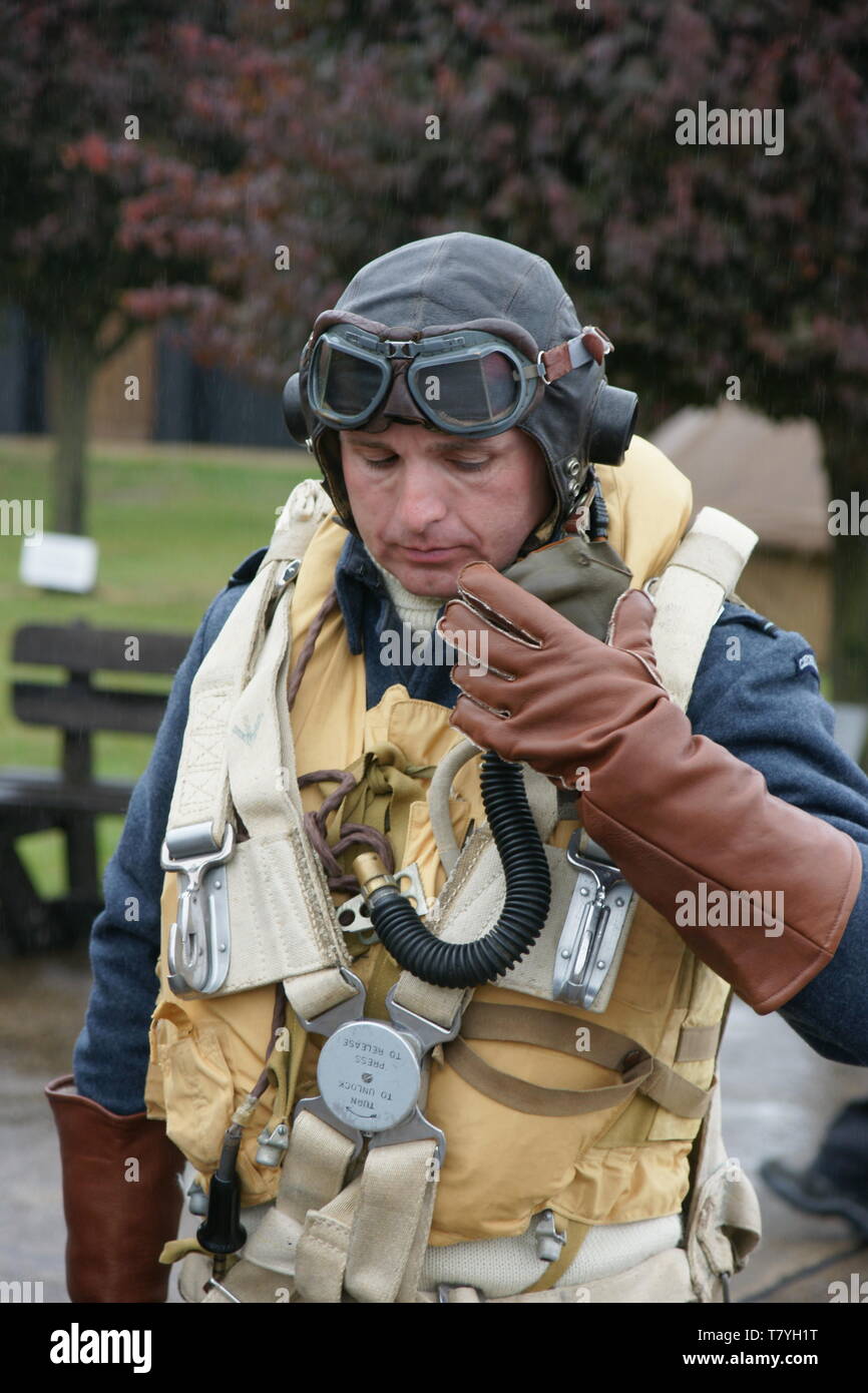 Ww2 1942 british raf bomber command hi-res stock photography and images ...