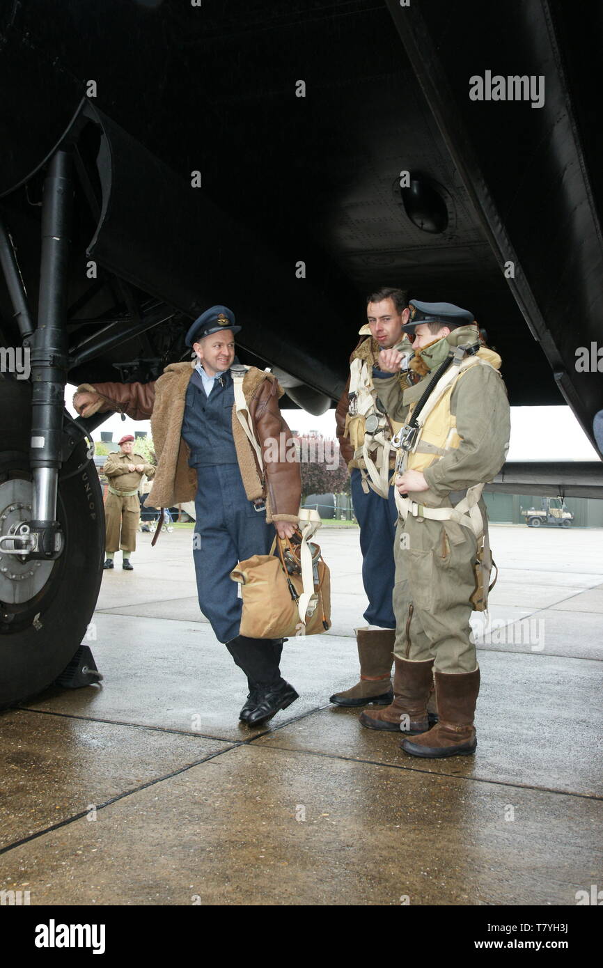 Ww2 1942 british raf bomber command hi-res stock photography and images ...