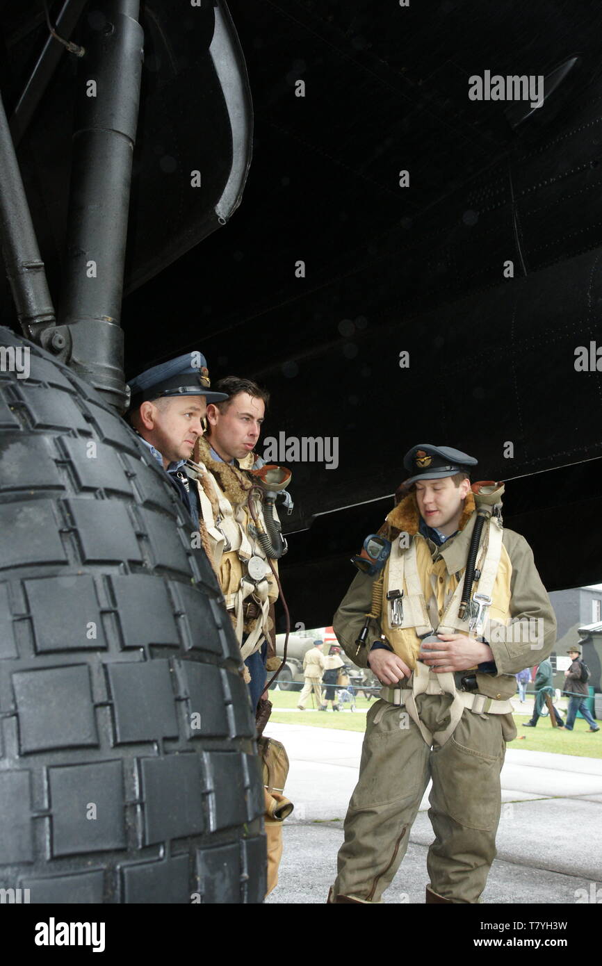 Lancaster bomber crew hi-res stock photography and images - Alamy
