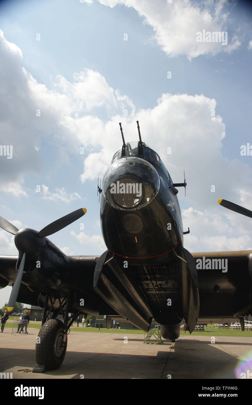 Load bomb lancaster hi-res stock photography and images - Alamy