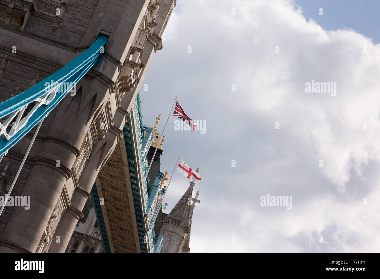 Tower bridge in london england hi-res stock photography and images - Alamy