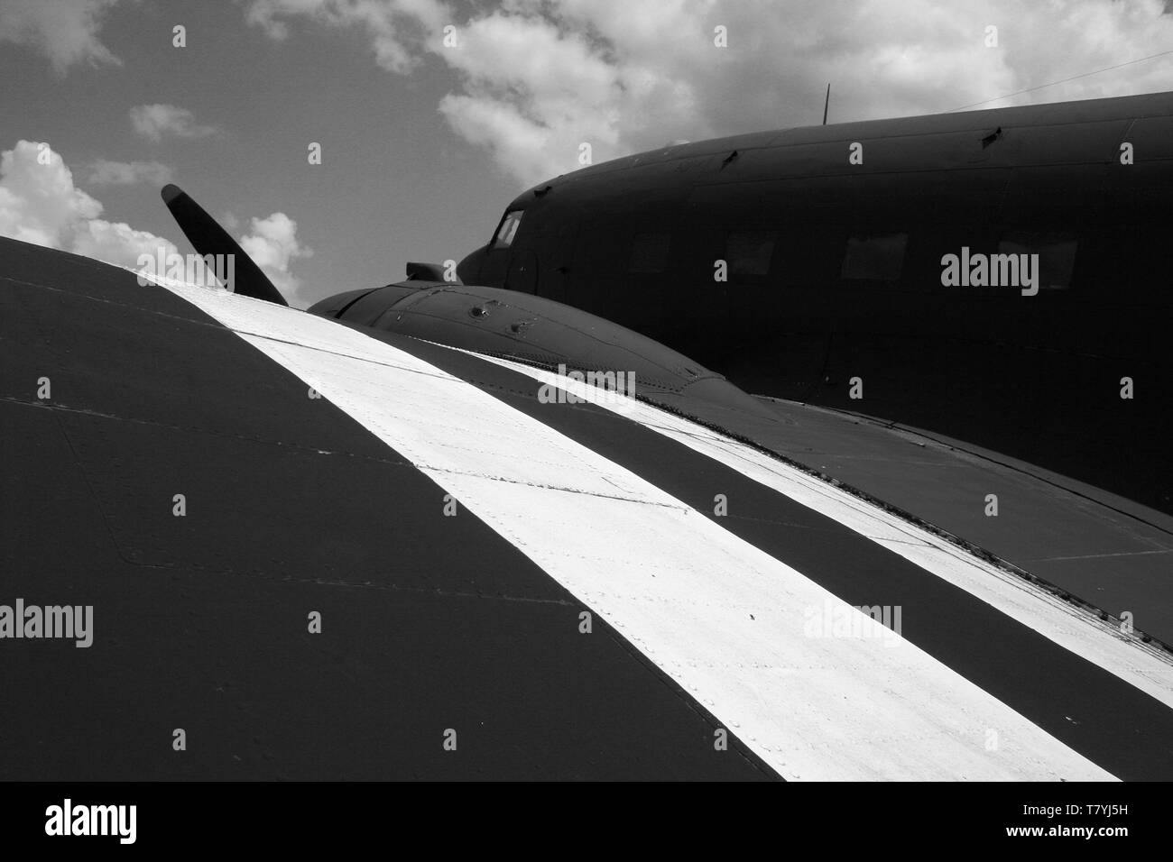 Airfield 1944 hi-res stock photography and images - Alamy