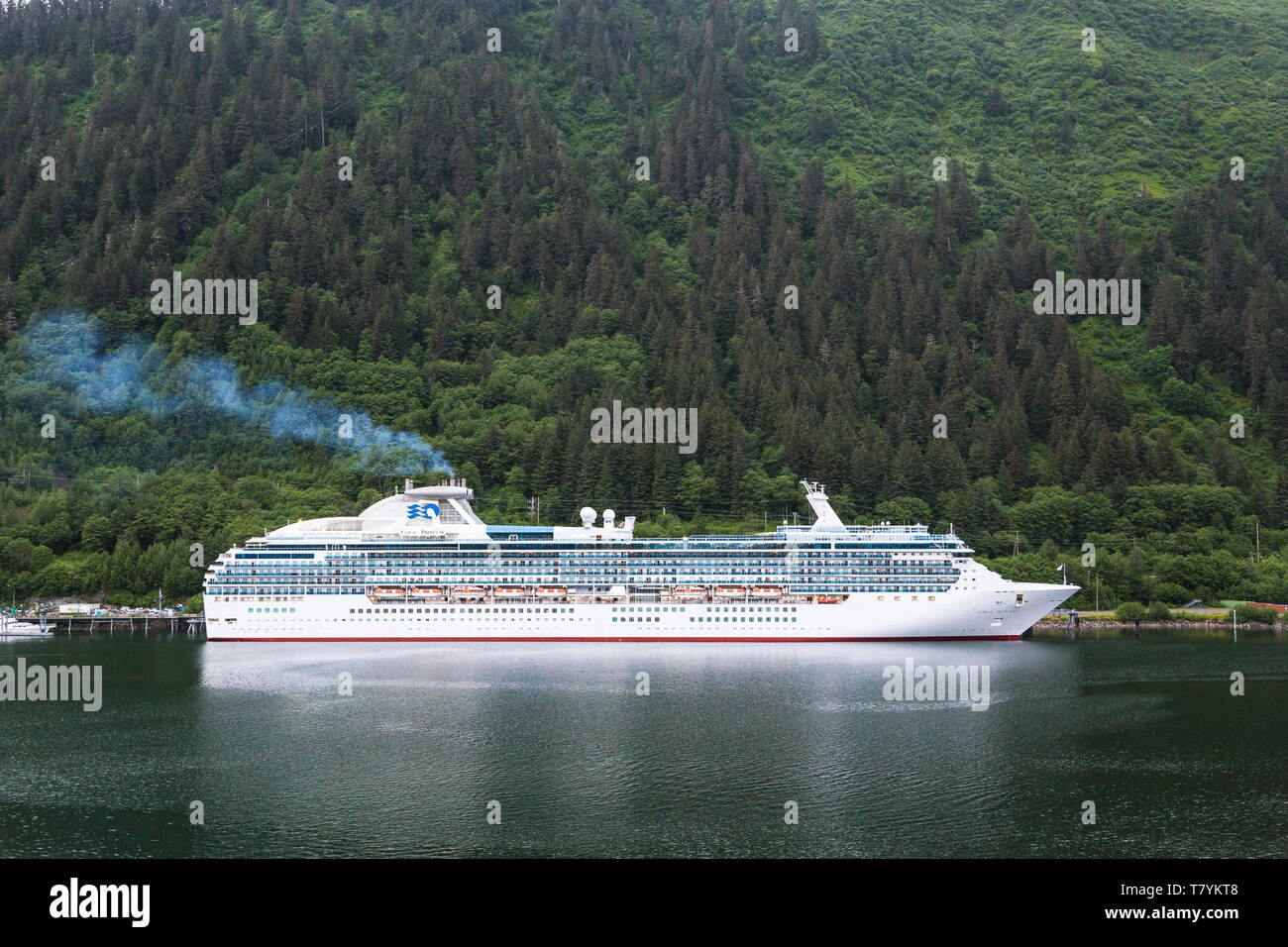 Ketchikan cruise ship hi-res stock photography and images - Alamy
