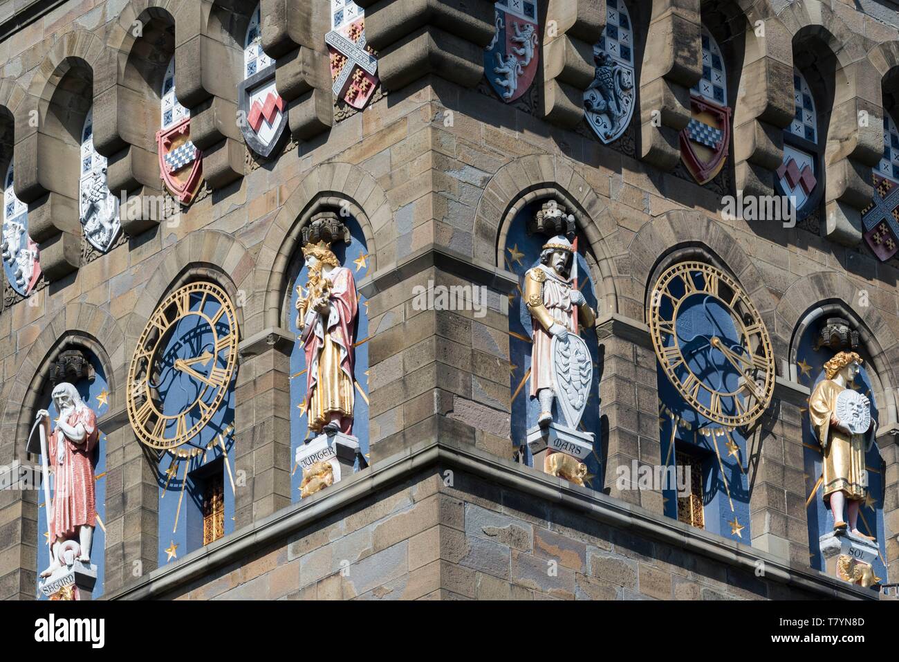 Clock tower statue at cardiff castle hi-res stock photography and ...
