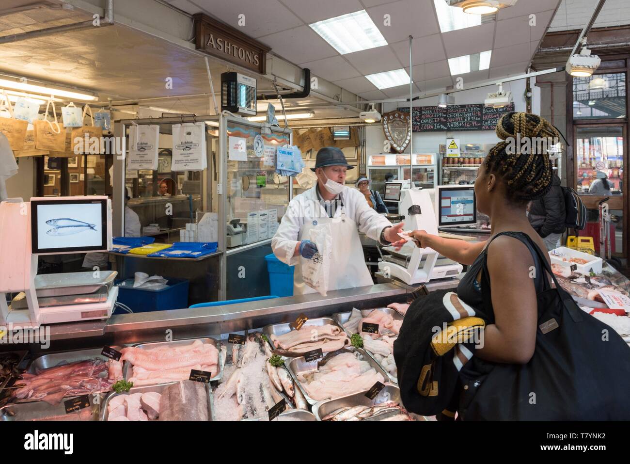 Fishmonger cardiff hi-res stock photography and images - Alamy
