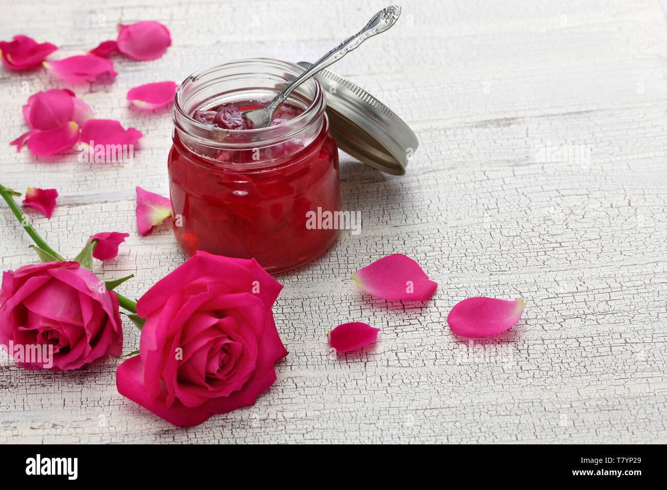 Rose petals jam background hi-res stock photography and images - Alamy